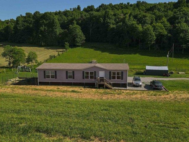595 Emmanuel Rd SW, Willis, VA 24380