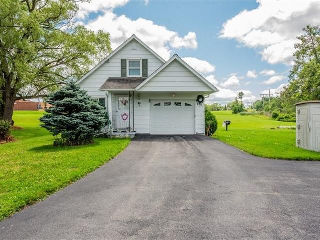595 Erie Station Rd, Rochester, NY 14586