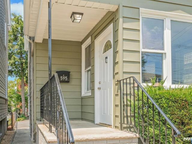 595 Forest Street