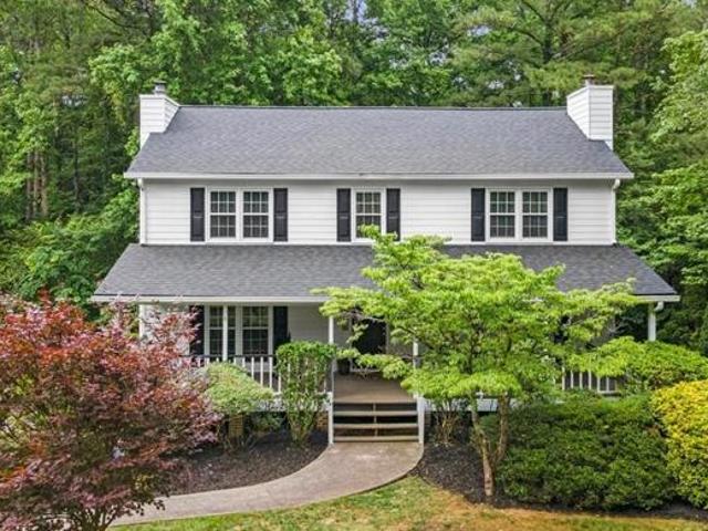 595 Leah Dr, Powder Springs, GA 30127