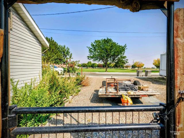 595 S 14th E