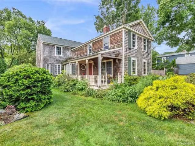 595 PARK RD, WEST HARTFORD, CT 06107 Single Family Residence F.