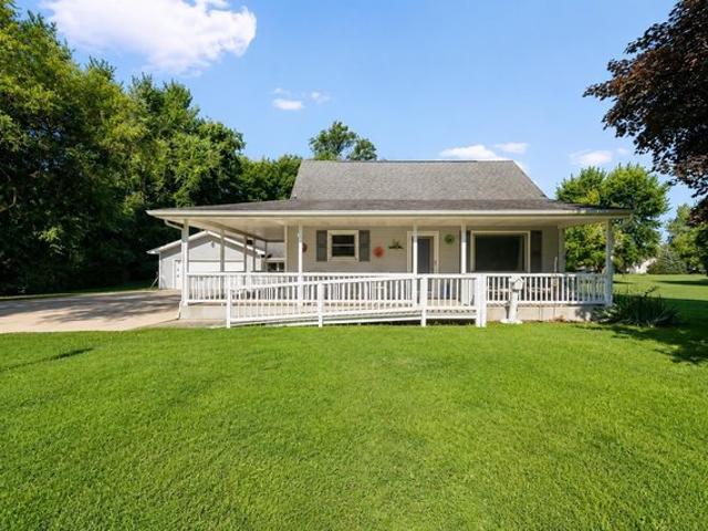 59643 Mayflower Rd, South Bend, IN 46614