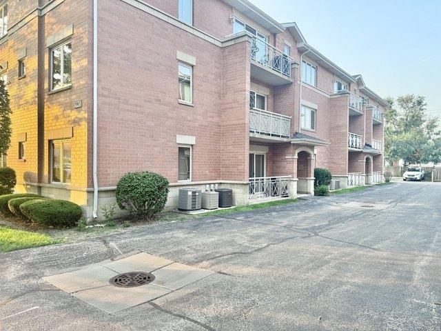 5965 N Northwest Hwy Apt 101, Chicago, IL 60631