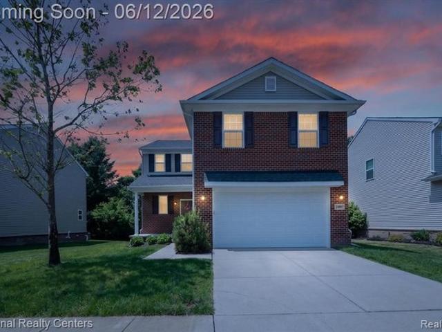 59697 Twin Pines Dr, Lyon Township, MI 48165