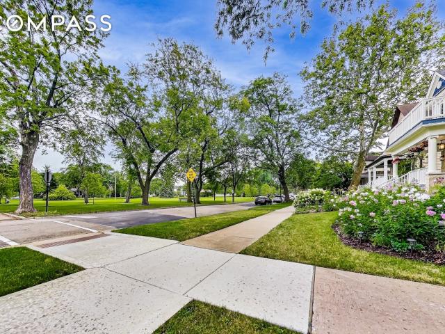 5960 N Neva Ave, Chicago, IL
