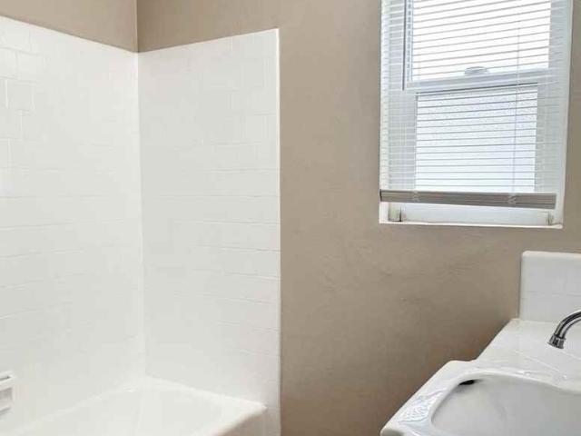 5960 Linden Avenue 2 Bedroom Apartment for Rent at 5960 Linden Ave, Long Beach, CA 90805 Dairy