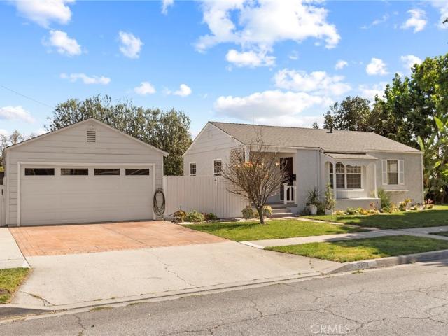 5960 Pepperwood Ave, Lakewood, CA 90712 | MLS #OC26036 | Compass