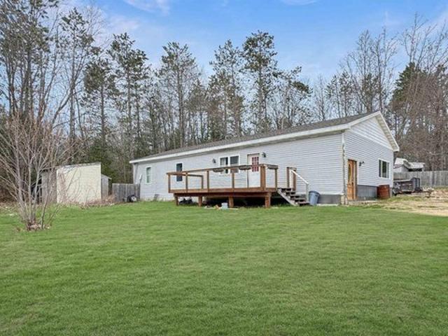 5960 S Seeley Rd, Cadillac, MI 49601