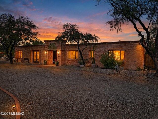 5961 E San Leandro Dr, Tucson, AZ 85715