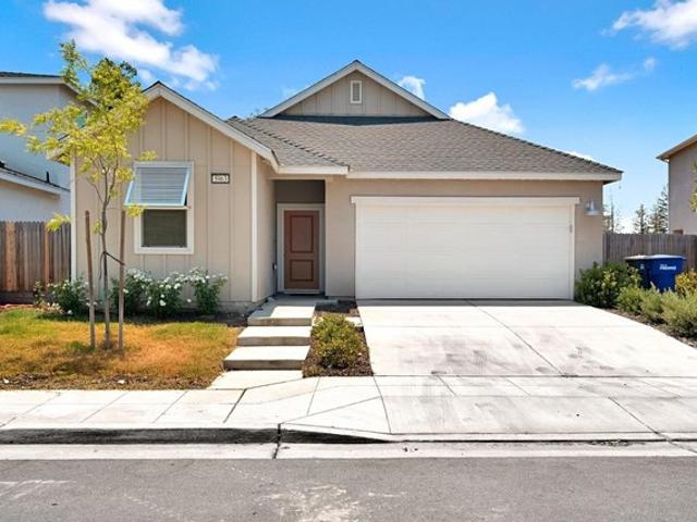 5963 W Laguna Ave, Fresno, CA 93722