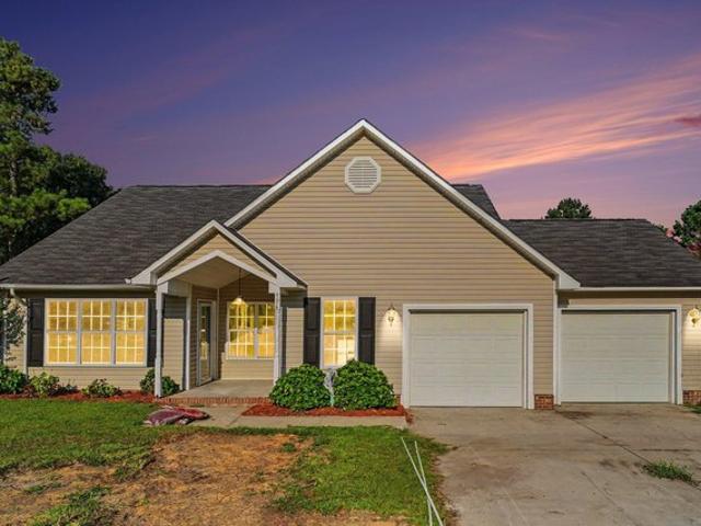 596 Colonial Hills Dr, Lillington, NC 27546