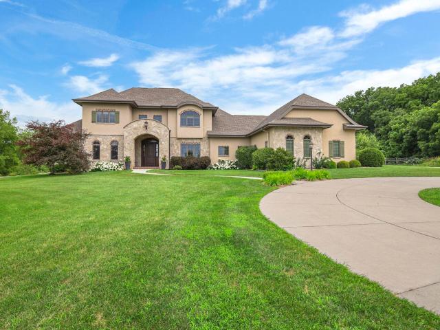 596 Hillcrest Lane