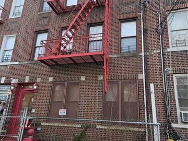 596 Wyona St, Brooklyn, NY 11207