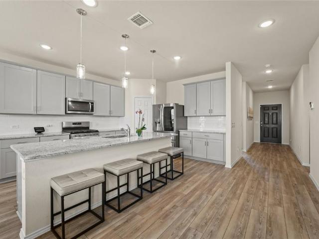 596 Yucca Court