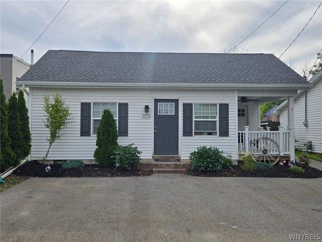 5974 Dover Rd, Lakeview, NY 14085