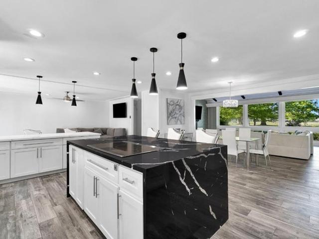 5976 E Butler Ave, Fresno, CA 93727