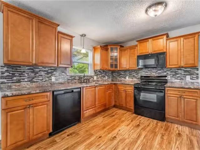 5976 E HUNTSVILLE RD, FAYETTEVILLE, AR 72701 Single Family Res.