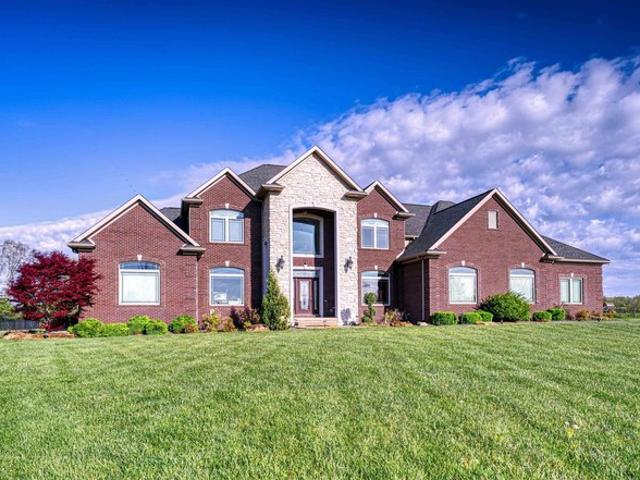 5977 Medinah Dr, Newburgh, IN 47630