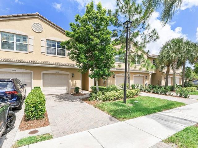 5978 Monterra Club Dr, Lake Worth, FL 33463