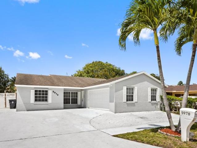 5978 Lincoln Cir W, Lake Worth, FL 33463