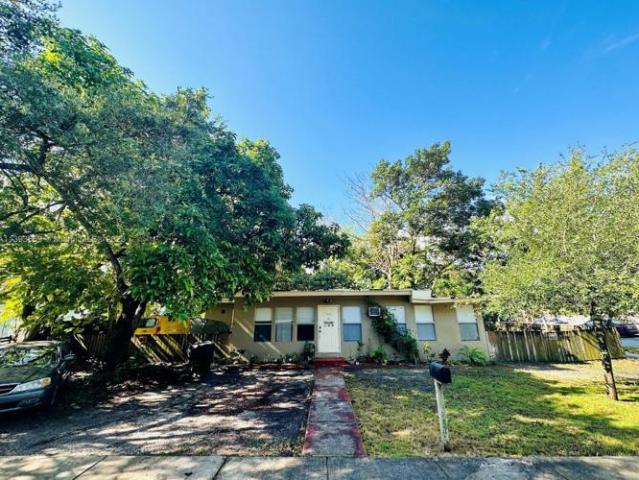 5978 62nd St SW, South Miami, FL 33143