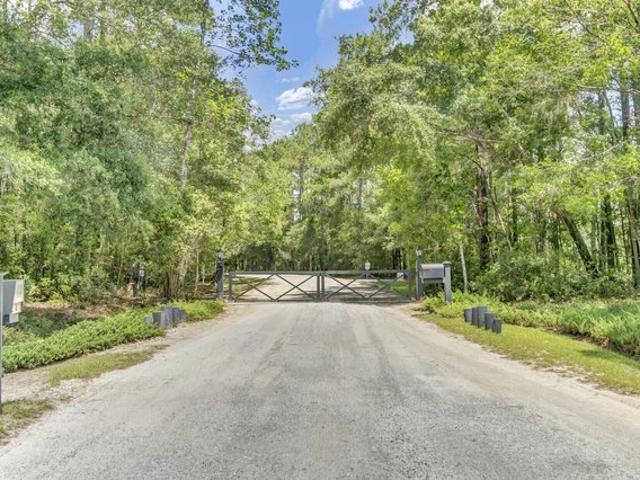 5979 Joseph Blake Ln, Wadmalaw Island, SC 29487