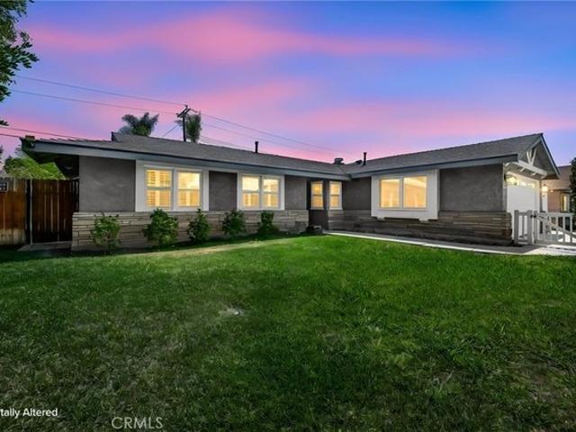 5972 Meadowlark Dr, Huntington Beach, CA 92649