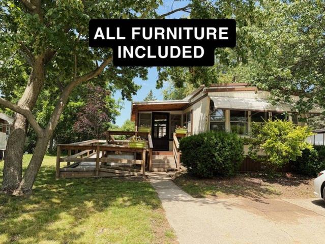 597 Fresno Cir SE, Grand Rapids, MI 49548