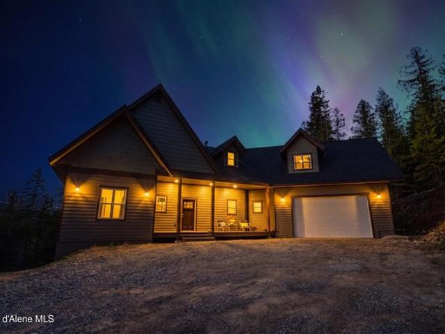597 Kula Dr, Sagle, ID 83860