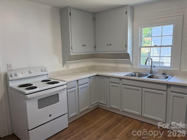 597 Harris Street NW