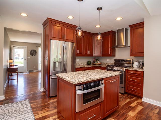 597 Nash Rd, Crystal Lake, IL 60014 | MLS #12620 | Compass