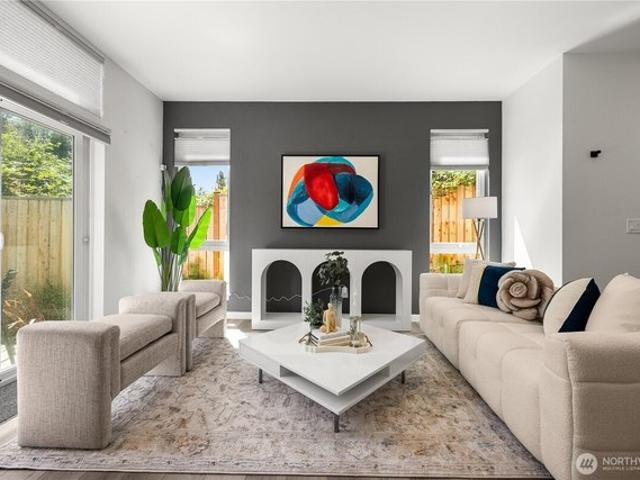 5984 26th Ave SW Unit B, Seattle, WA 98106