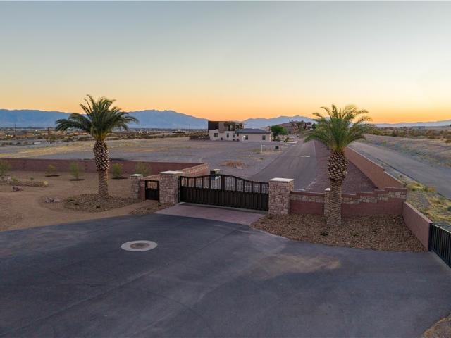 5985 E Spring Mountain Boulevard