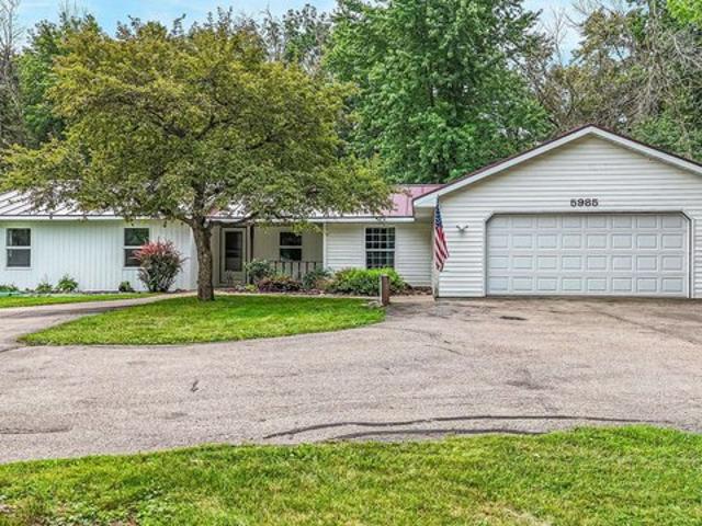 5985 Indian Shores Rd, Winneconne, WI 54986