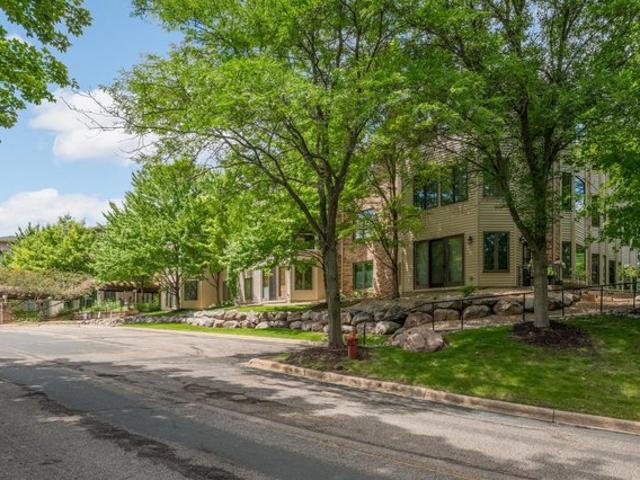 5985 Rowland Rd Apt 302, Minnetonka, MN 55343
