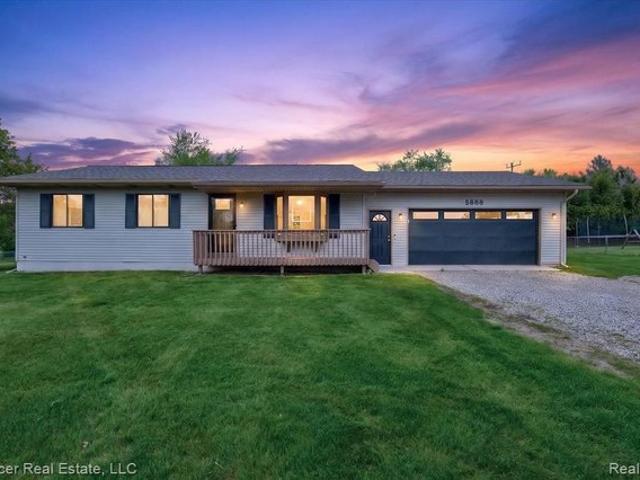 5988 Waldon Rd, Independence, MI 48346