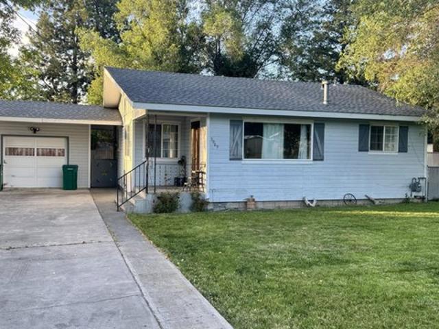 5989 Delaware Ave, Klamath Falls, OR 97603