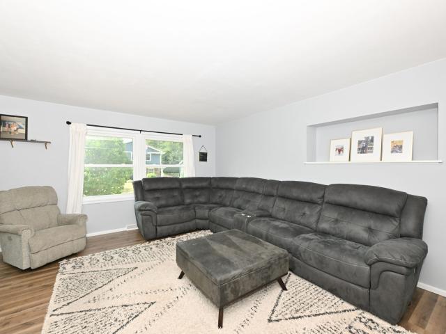 5989 Sugarbush Ln