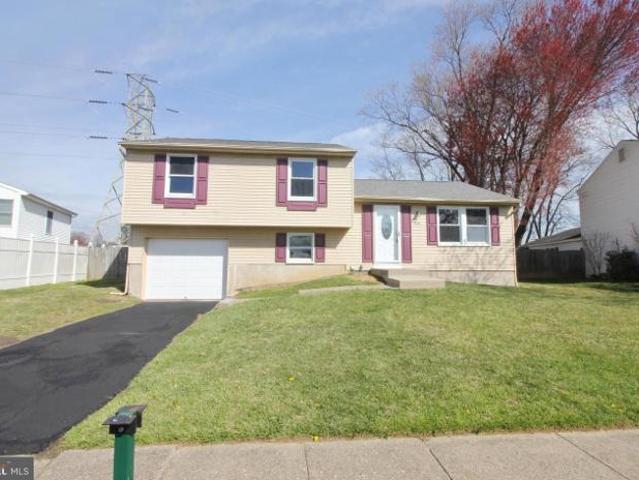 5980 Mark Dr, Bensalem, PA 19020