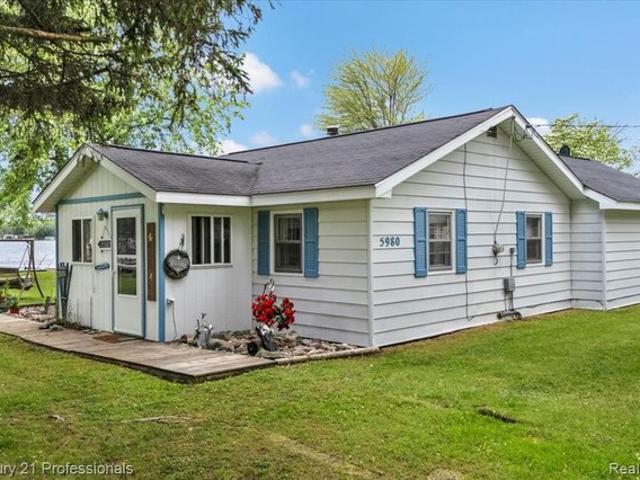 5980 Birchwood Dr, Hill Township, MI 48739
