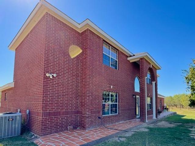 5980 Smith Rd, Von Ormy, TX 78073
