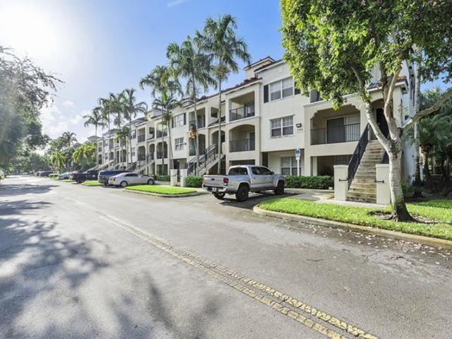 5980 W Sample Rd Apt 104, Coral Springs, FL 33067