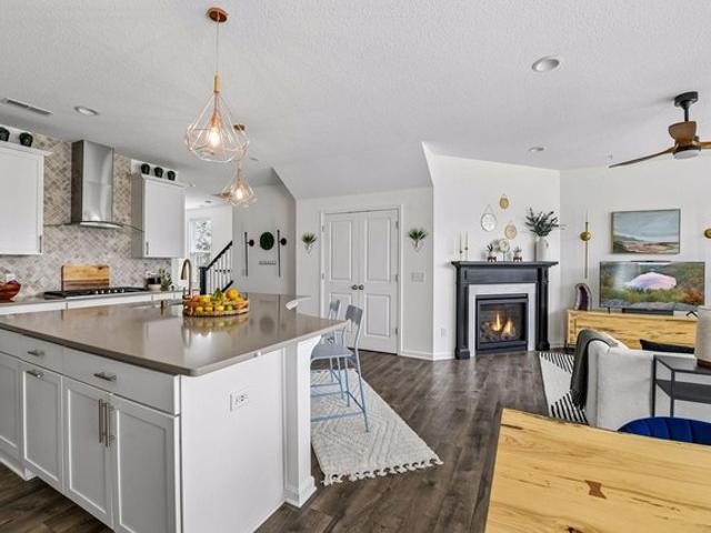 5981 Walnut Grove Ln N, Plymouth, MN 55446