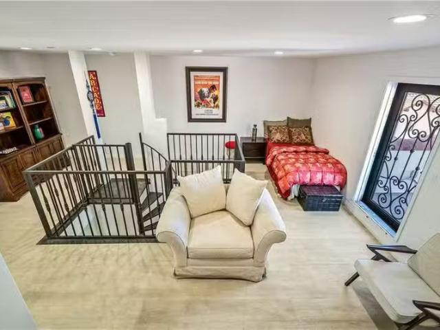 59828257 1101 N Maclay Ave #1