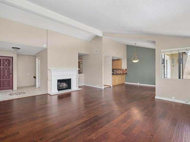 5983 Gaines St, San Diego, CA 92110