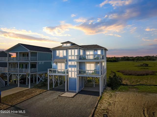 598 Ocean Boulevard W