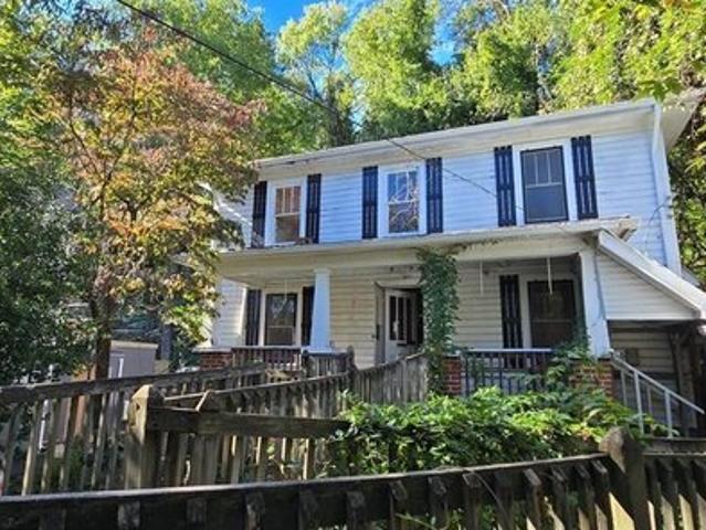 598 S Memorial Blvd, Martinsville, VA 24112