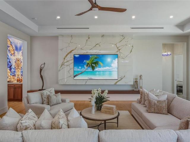 598 Spinnaker Dr, Marco Island, FL 34145 | MLS #226006