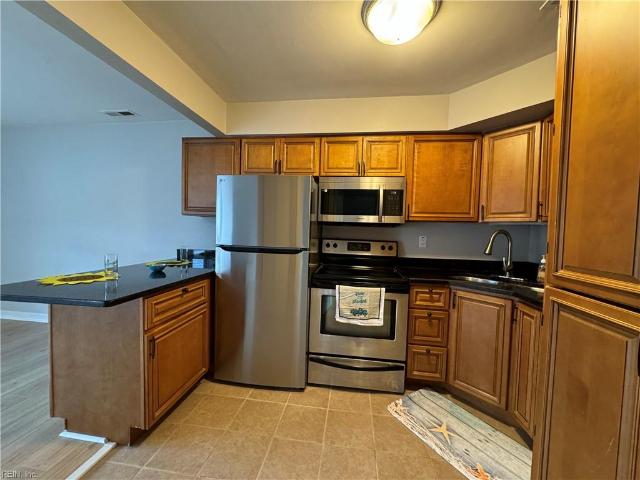 598 Pinewood DR # 106